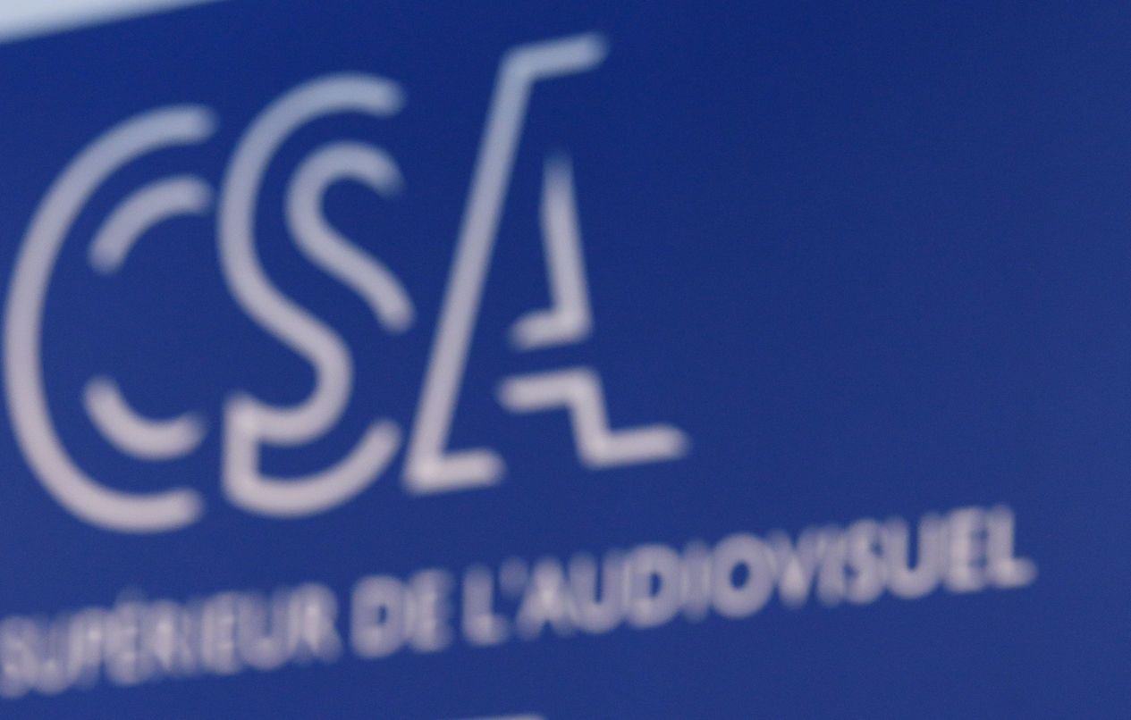 Pornographie Trois Associations Saisissent Le Csa Pour Quil Bloque