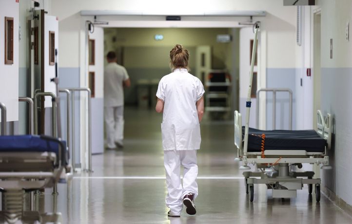 Vannes Jugée Sexiste Et Pornographique La Fresque De Lhôpital Sera
