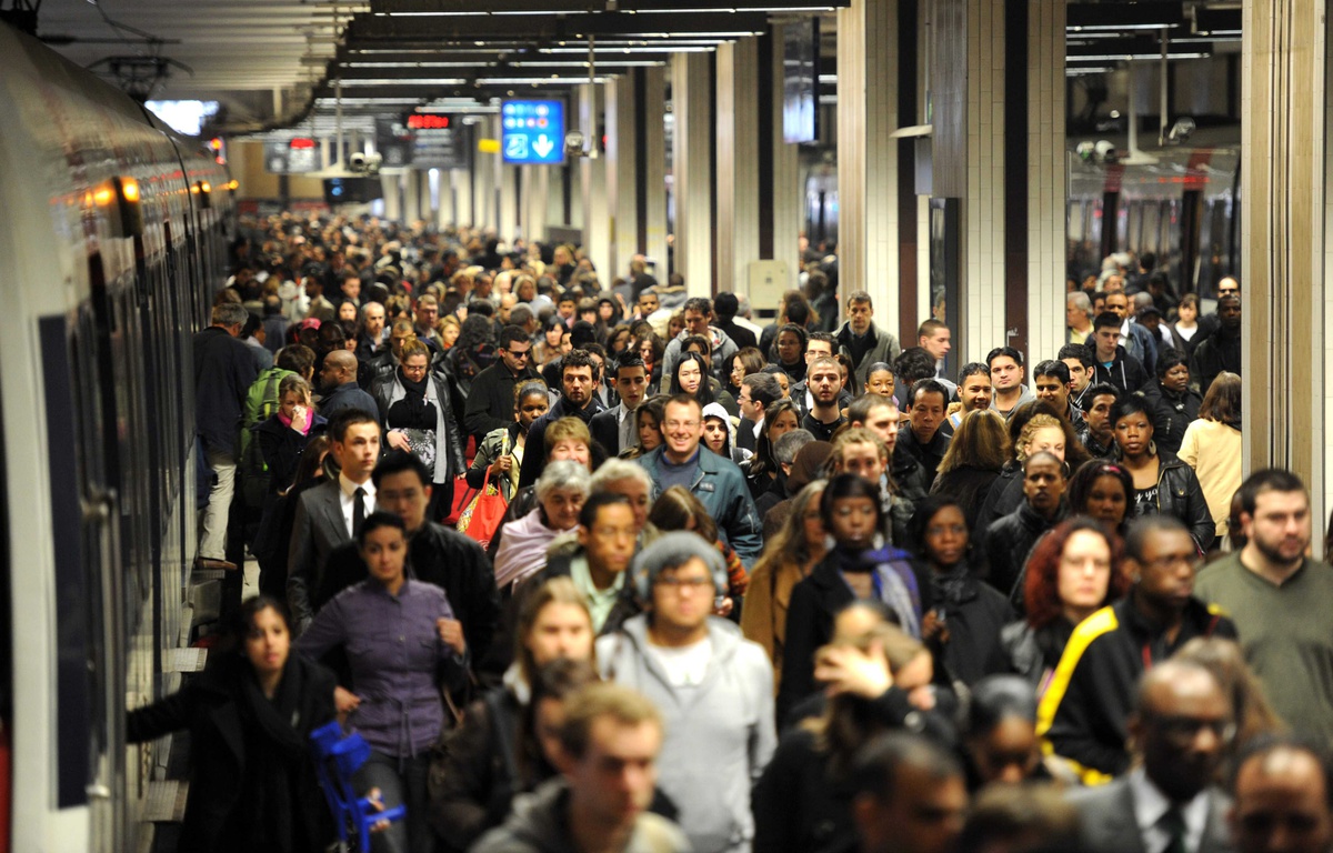 Grèves à la SNCF et à la RATP: Les perturbations à prévoir mercredi Grèves à la SNCF et à la RATP: Les perturbations à prévoir mercredi